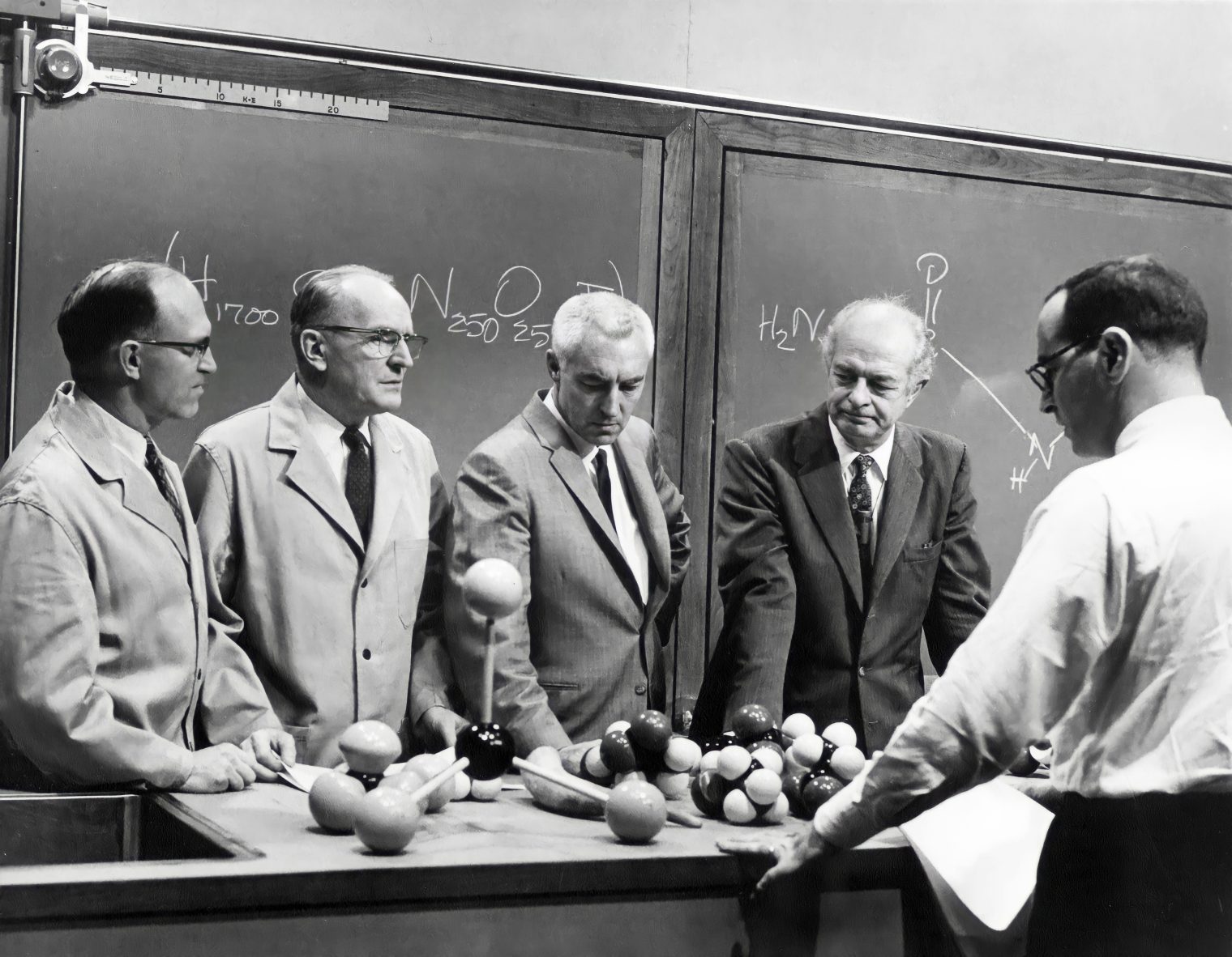 Linus C. Pauling, Ph.D. | Academy of Achievement