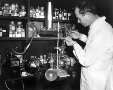 Linus C. Pauling, Ph.D. | Academy of Achievement