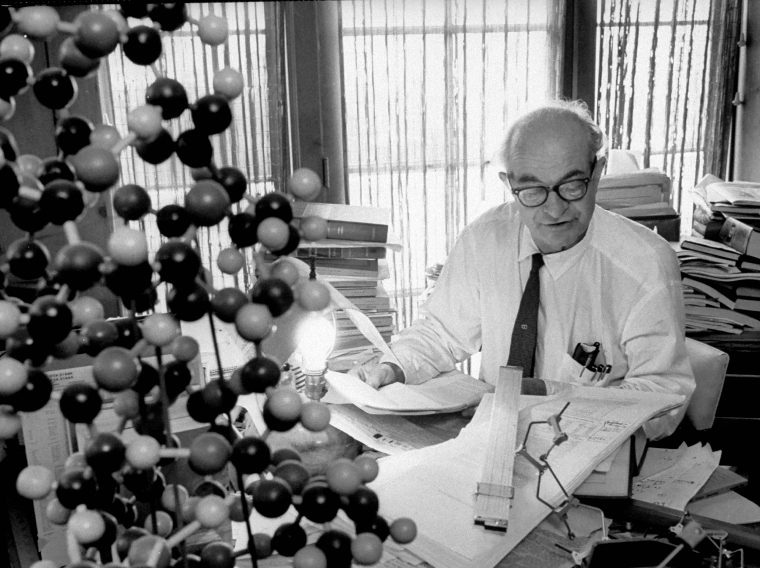 Linus C. Pauling, Ph.D. | Academy of Achievement