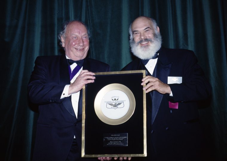 Andrew Weil, M.D. | Academy of Achievement