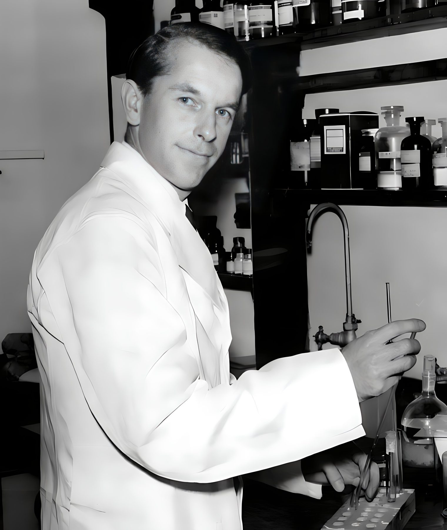 Frederick Sanger, Ph.D. | Academy of Achievement